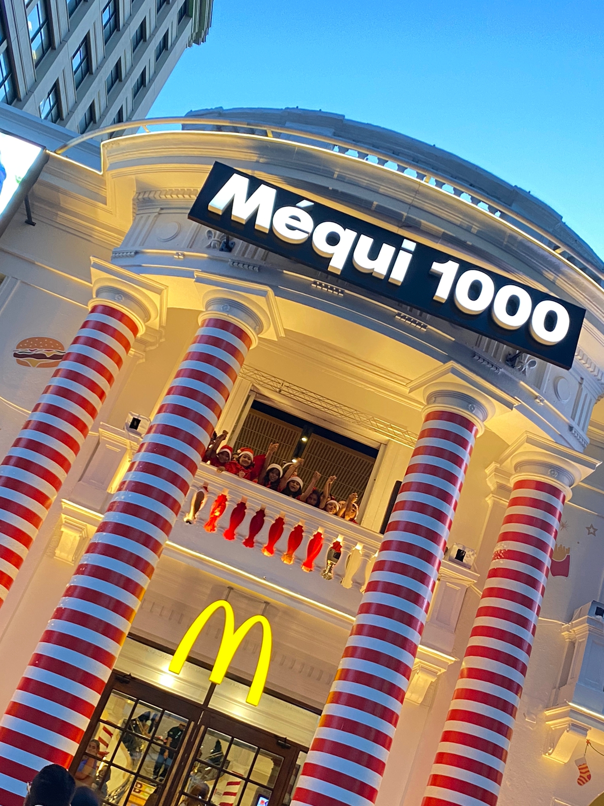 Já é Natal no Méqui 1000! Confira a linda decoração especial. – Arcos ...